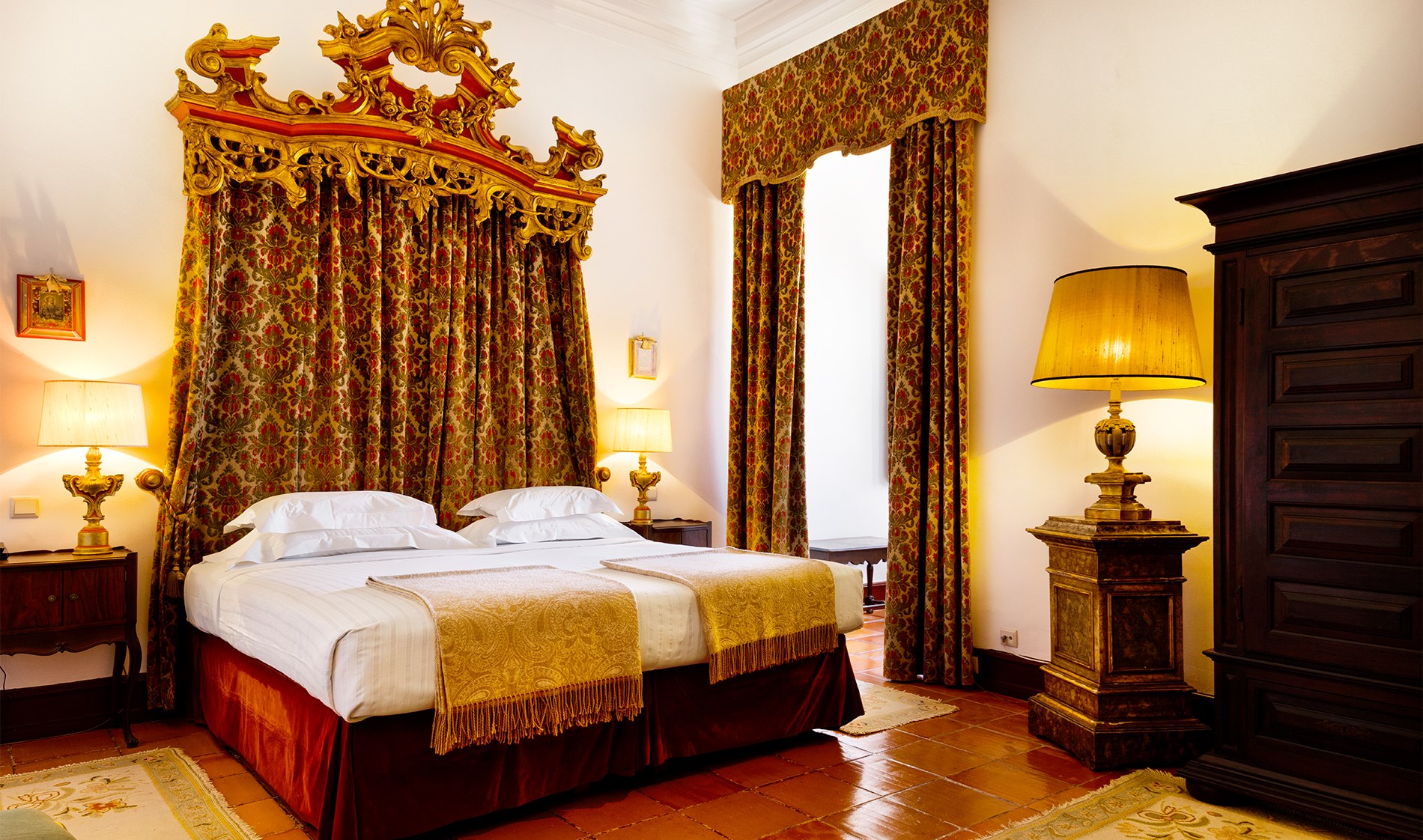 Hotel in Estremoz? Book at Pousada Estremoz Official Website!
