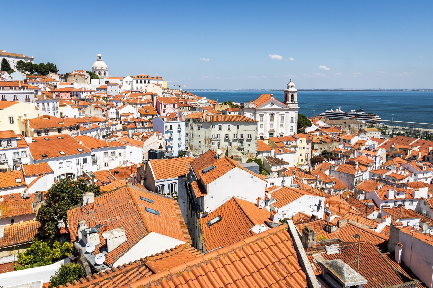 Hotel in Lisbon Historic Center? Book Pousada Alfama!